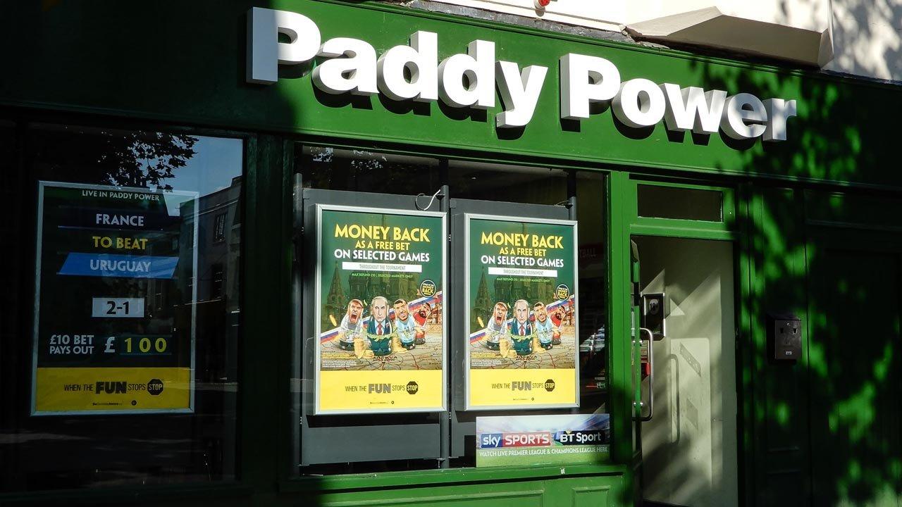 What Are UK Betting Shops? The Complete History Explained - Blog ...
